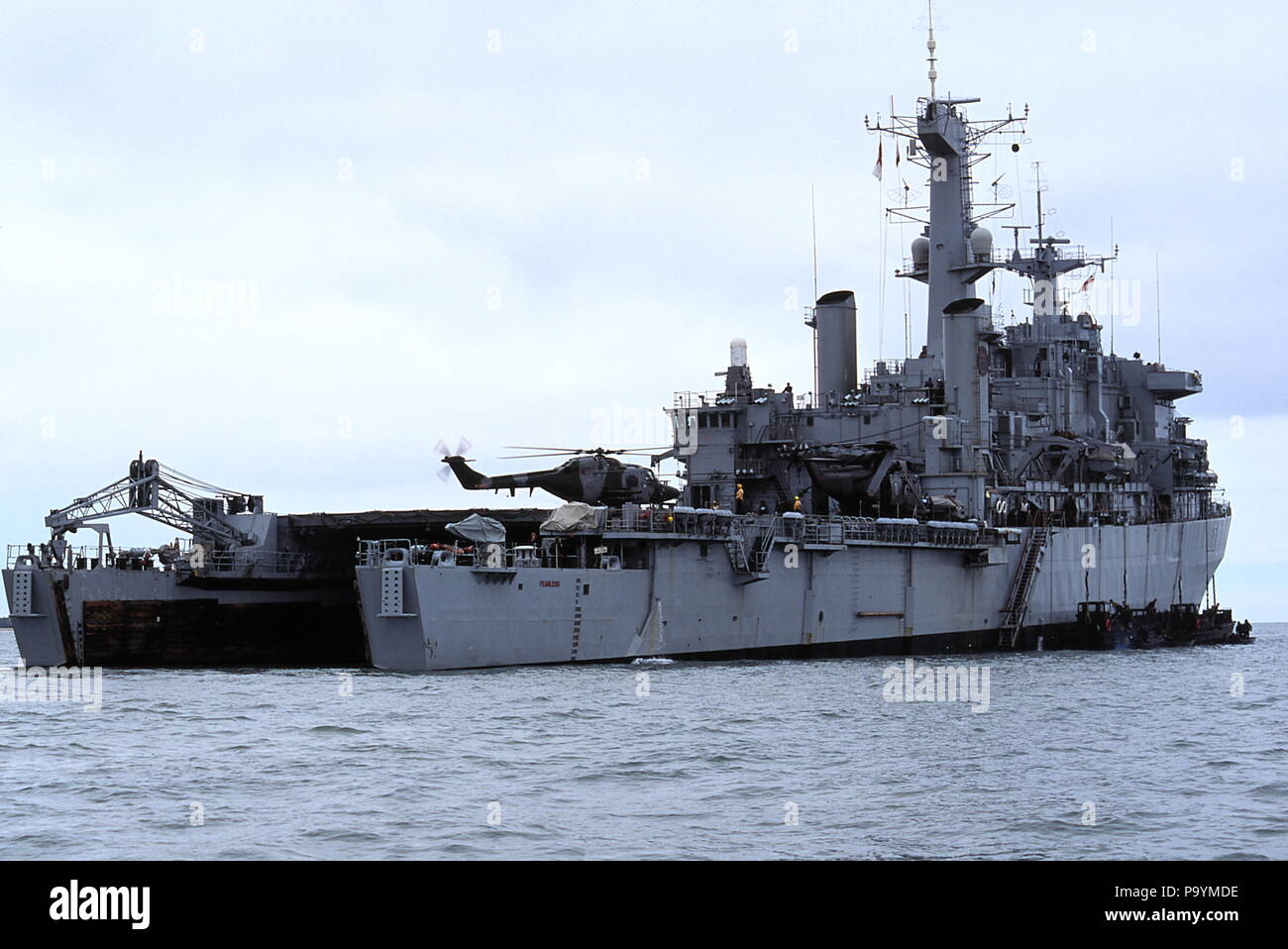 Hms fearless hi-res stock photography and images - Alamy