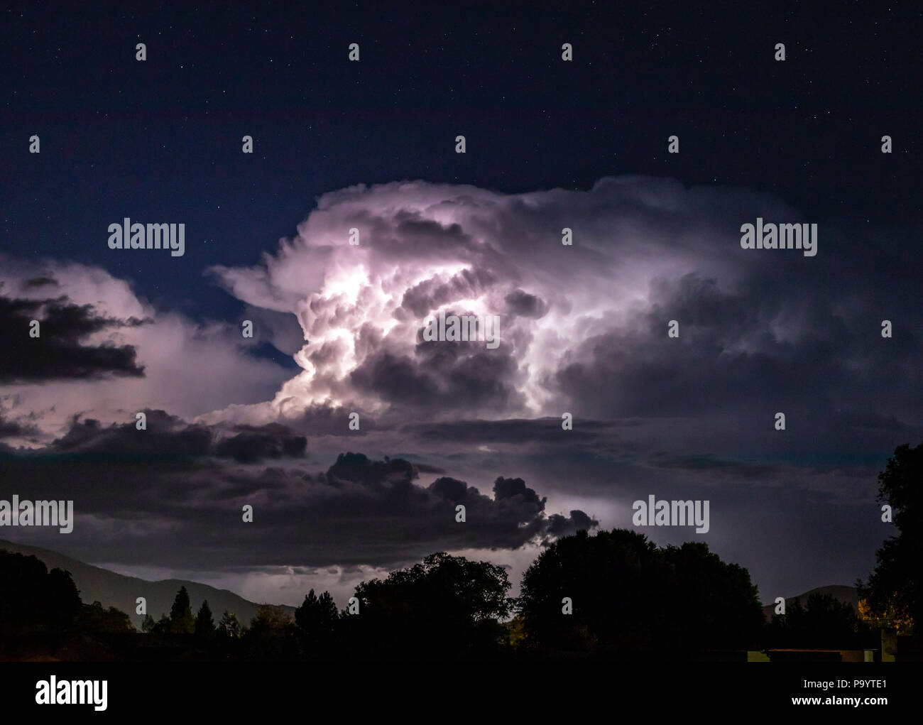 Lightning strike effect background hi-res stock photography and images ...