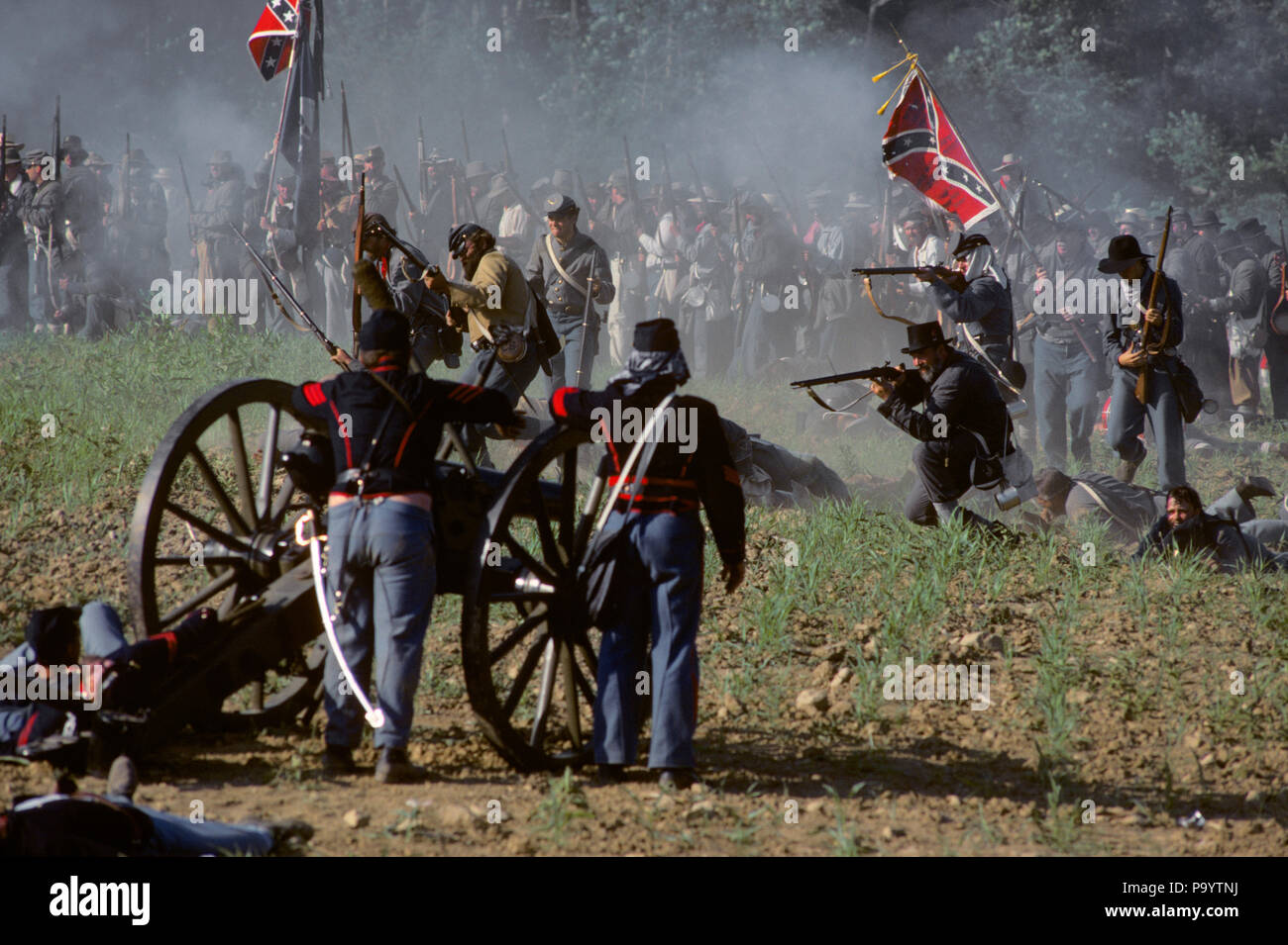 HISTORICAL AMERICAN CIVIL WAR BATTLE REENACTMENT GETTYSBURG PA USA ...