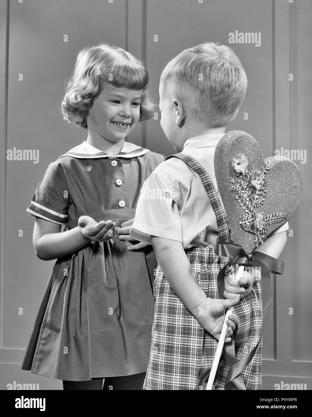 1950s 1960s BOY GIVING GIRL VALENTINE HEART ON STICK - v87 HAR001 HARS ...
