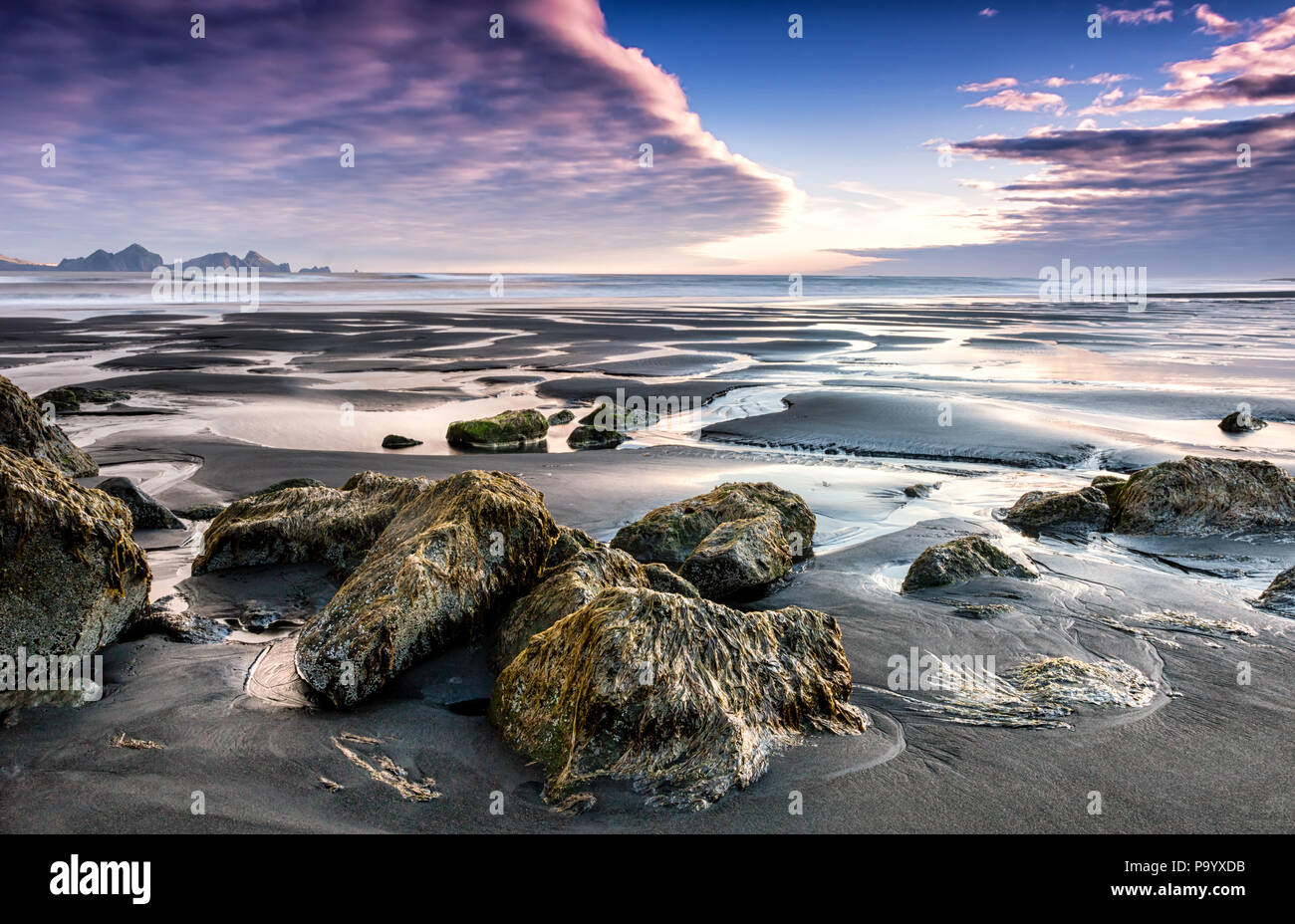 South coast of Iceland at low tide Stock Photo - Alamy