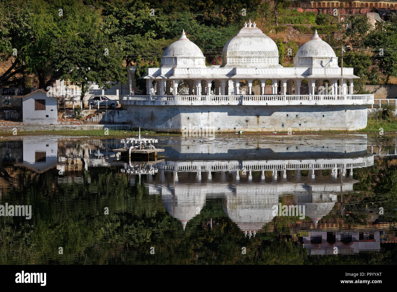 Lakefront pavilion in Udaipur, Rajasthan, India Stock Photo - Alamy