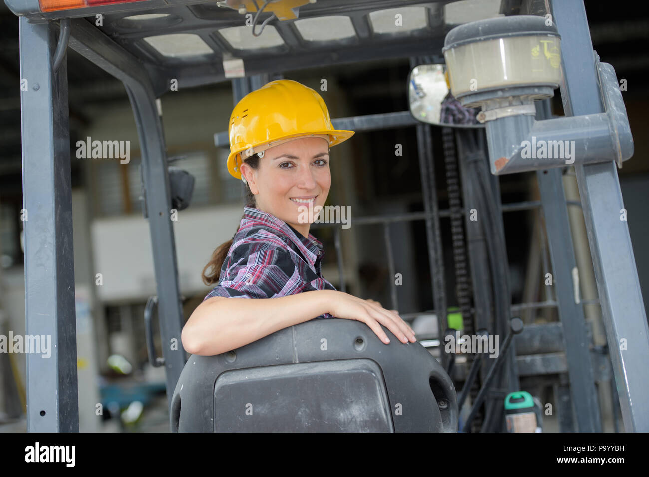 Big fork lift hi-res stock photography and images - Alamy