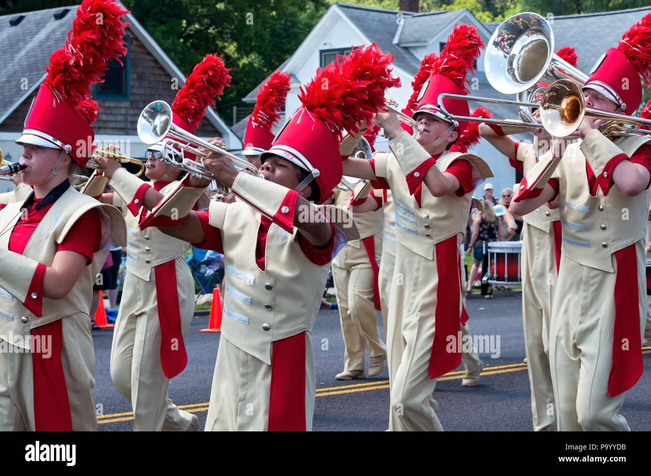 High school marching band young hi-res stock photography and images - Alamy