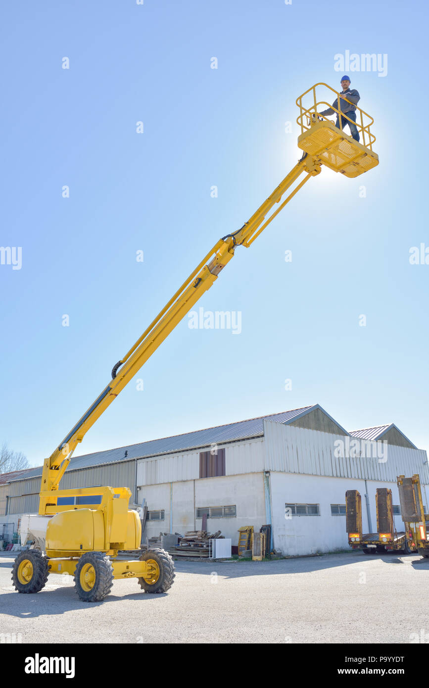 Overhead heavy lift crane container hi-res stock photography and images ...