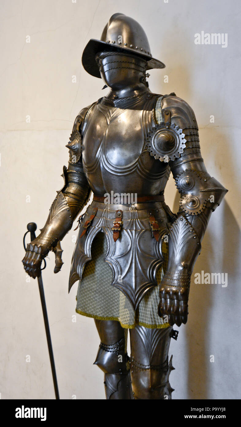Medieval armory hi-res stock photography and images - Alamy