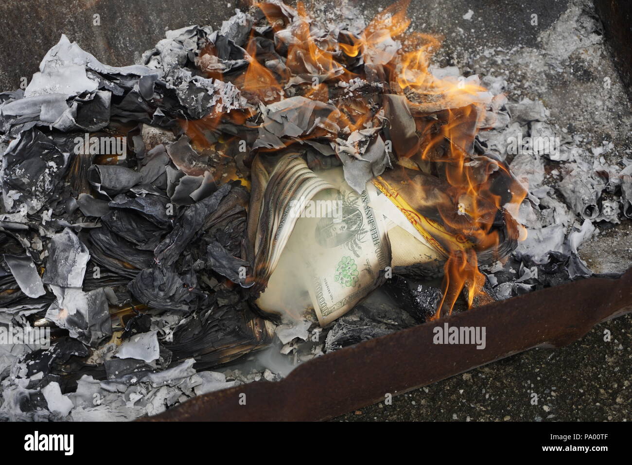 Joss paper money hi-res stock photography and images - Alamy