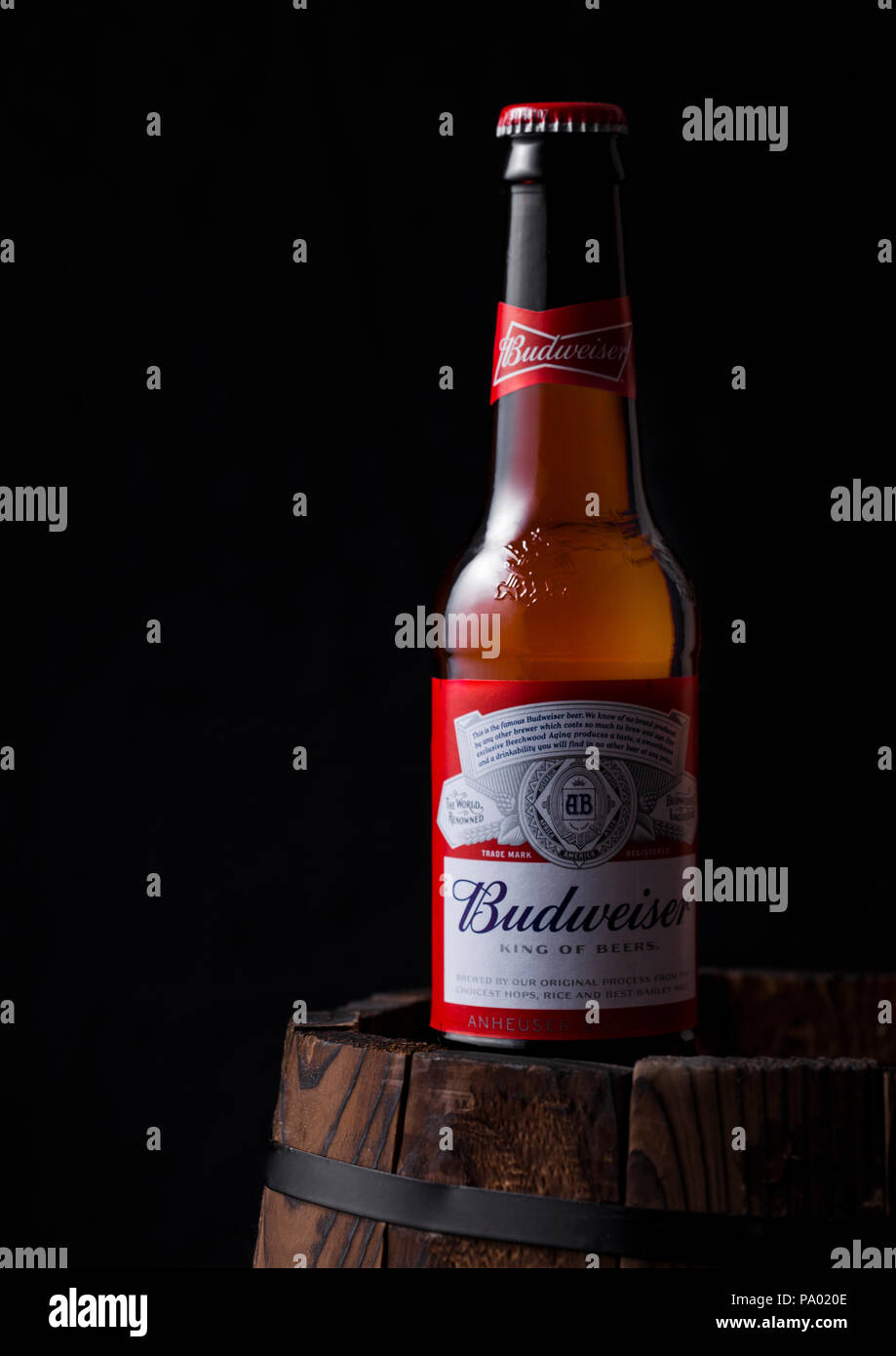 Budweiser beer top view hi-res stock photography and images - Alamy