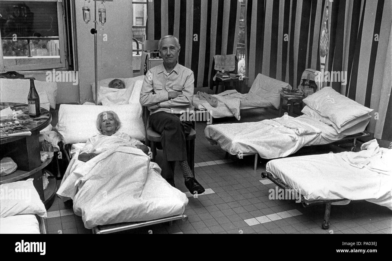 overcrowded lanes at the niguarda hospital, milan, 70s Stock Photo - Alamy