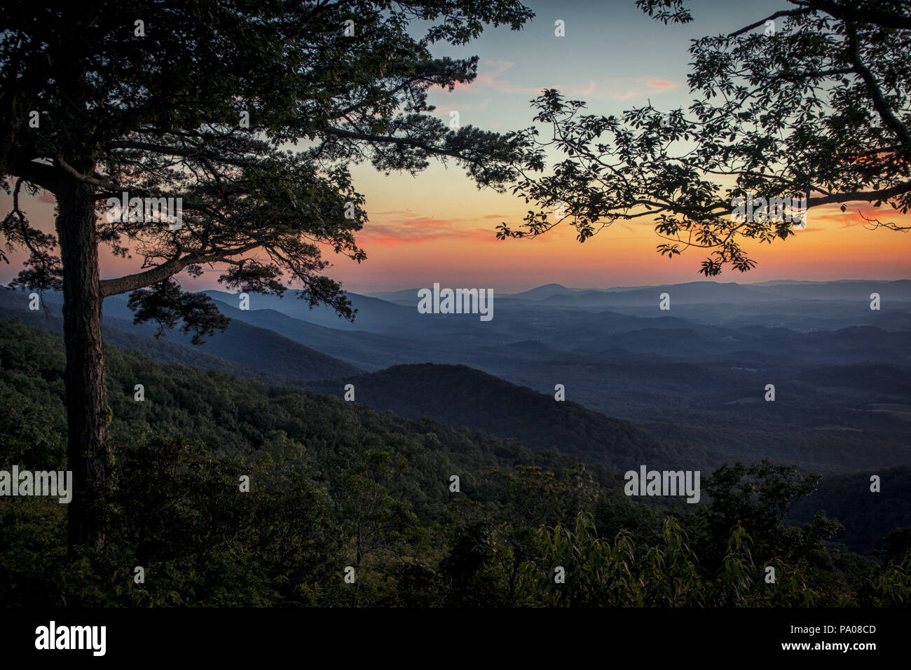 Mountains sunset virginia hi-res stock photography and images - Alamy