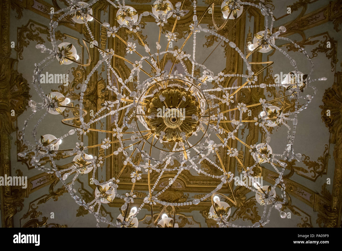 royal palace chandelier Stock Photo - Alamy