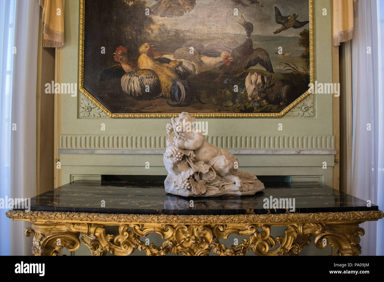 royal palace table Stock Photo - Alamy