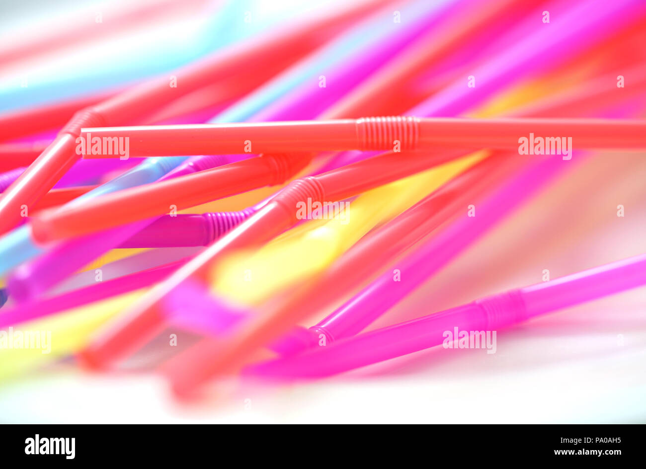 Plastic straws hi-res stock photography and images - Alamy