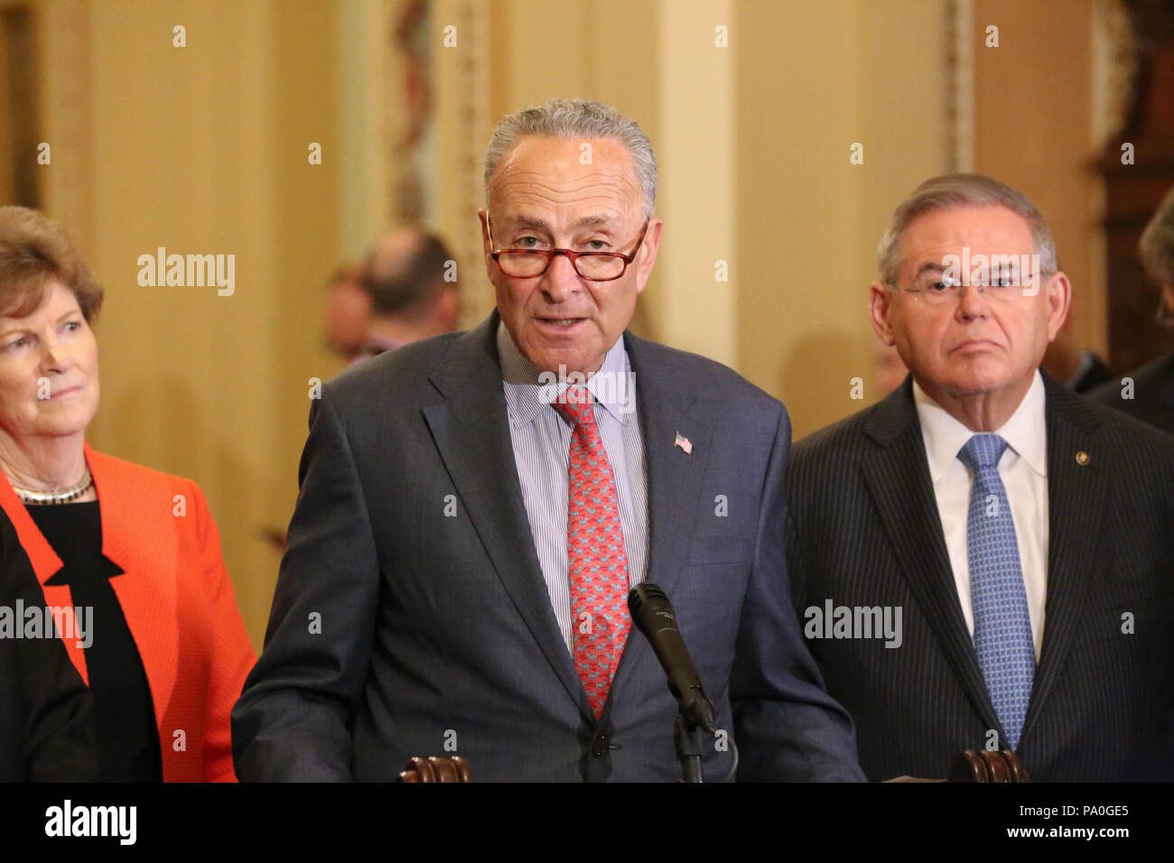 Chuck schumer and putin hi-res stock photography and images - Alamy
