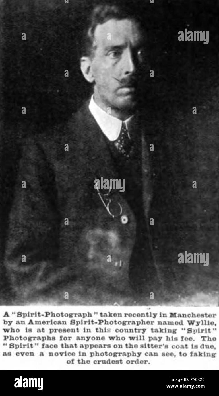 Spirit photography 19th century hi-res stock photography and images - Alamy
