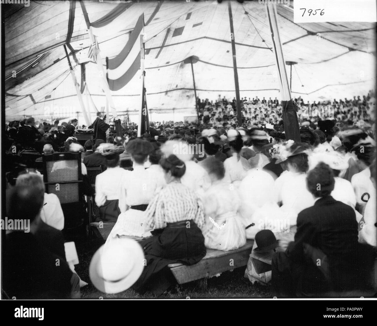 Commencement exercises hi-res stock photography and images - Alamy