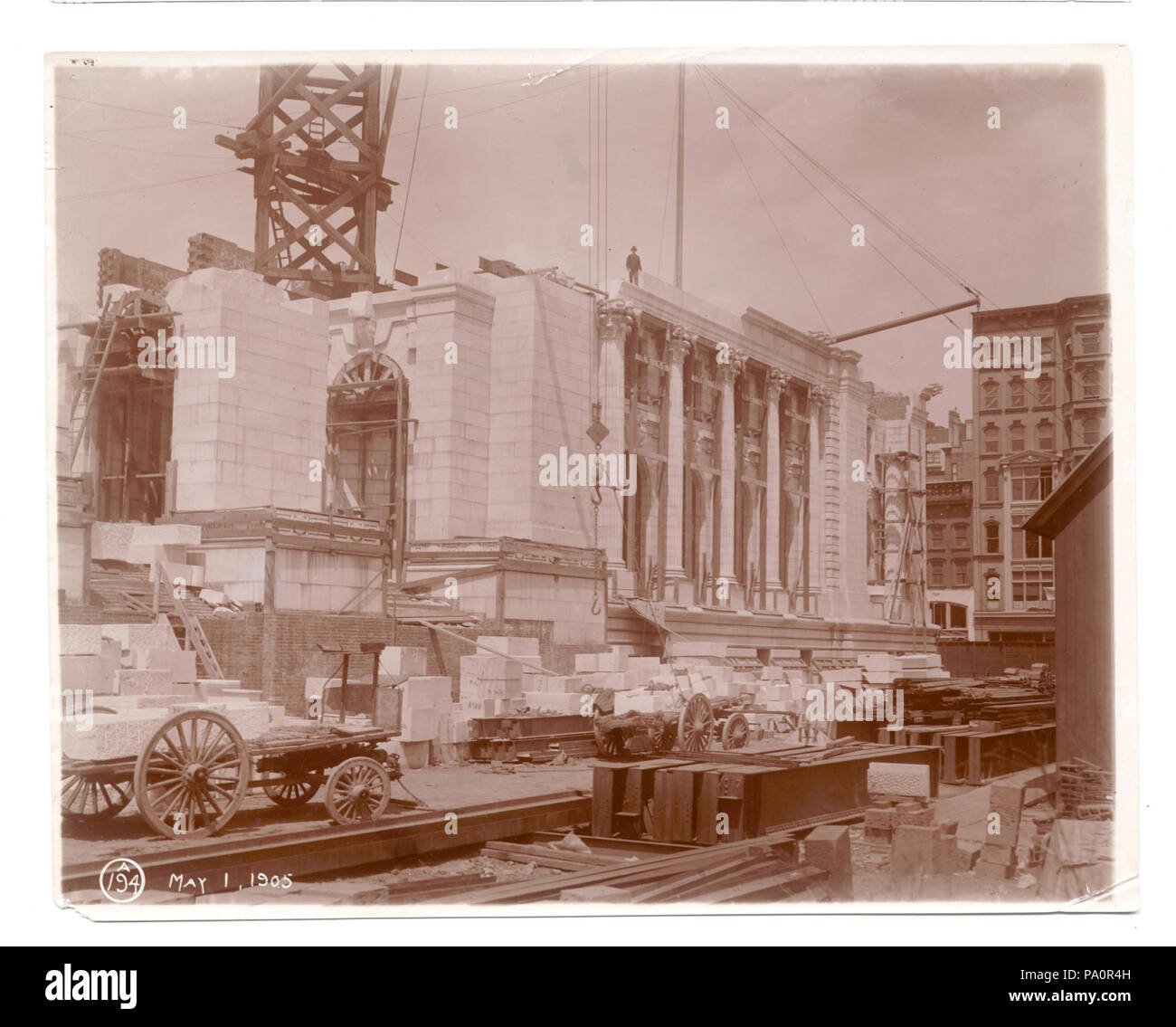 633 Exterior marble work - construction of the Fifth Avenue facade ...