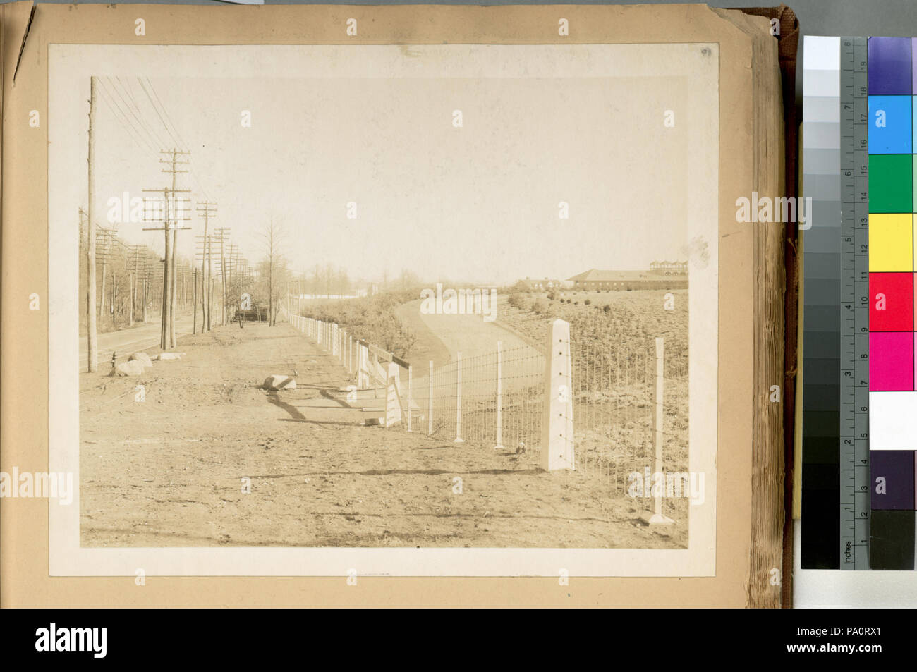 643 Fences. Typical fence along City's taking line at Hill View ...