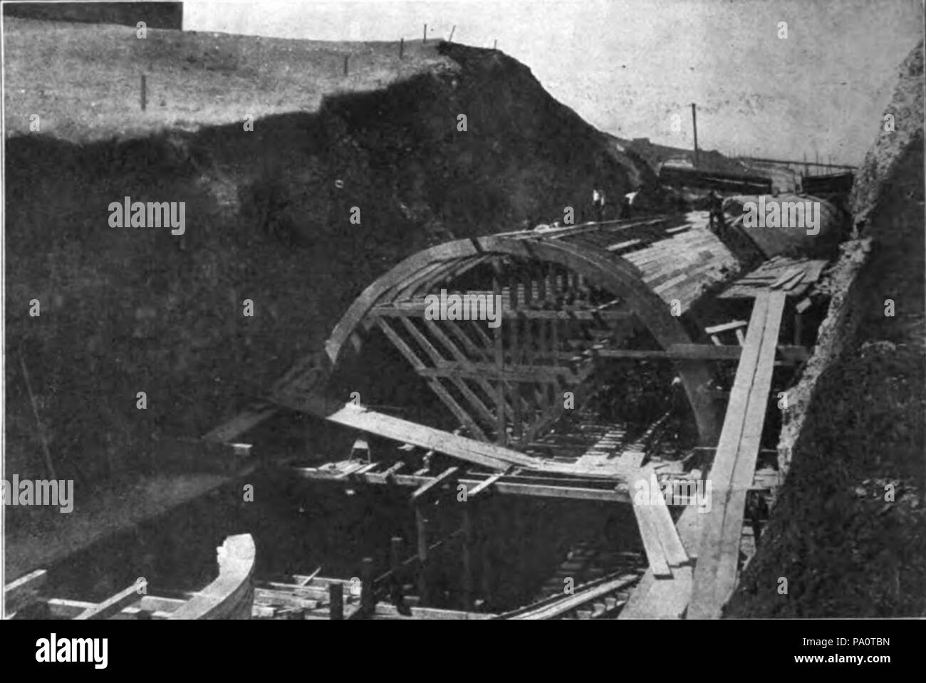 Cut and cover tunnel hi-res stock photography and images - Alamy