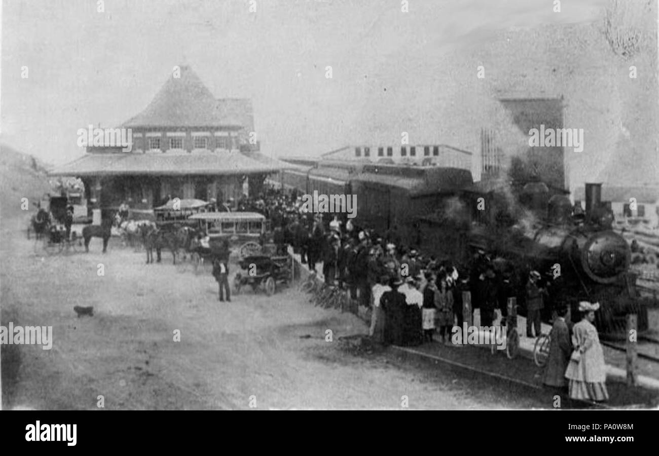 Cpr station hi-res stock photography and images - Alamy