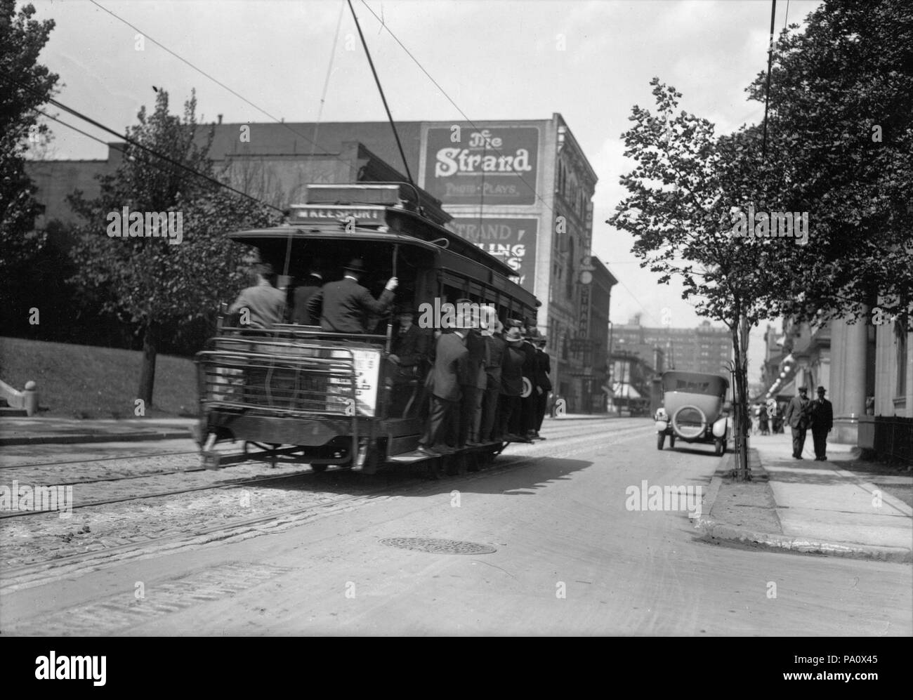Street operation Black and White Stock Photos & Images - Alamy