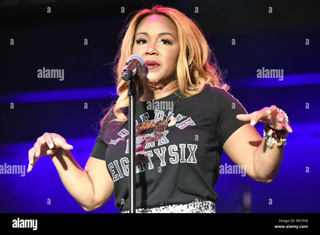 Gospel singer erica campbell hi-res stock photography and images - Alamy