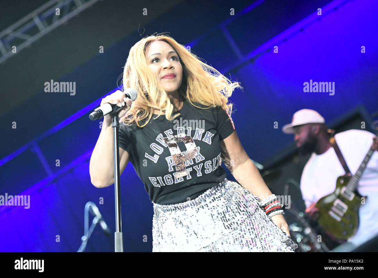 Erica campbell grammy hi-res stock photography and images - Alamy