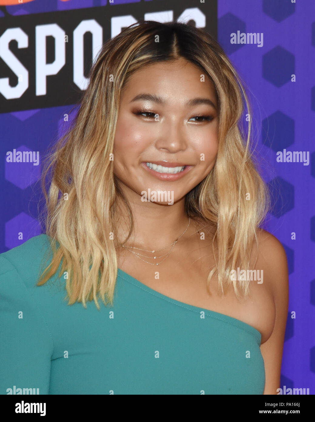 Chloe kim hi-res stock photography and images - Alamy