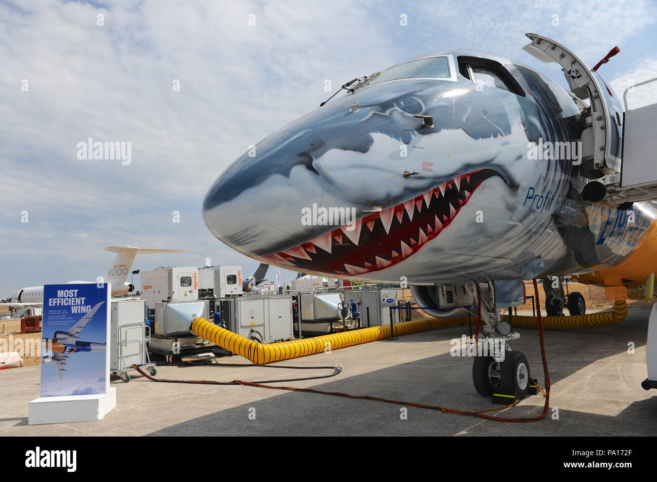 Embraer e190 e2 airliner hi-res stock photography and images - Alamy