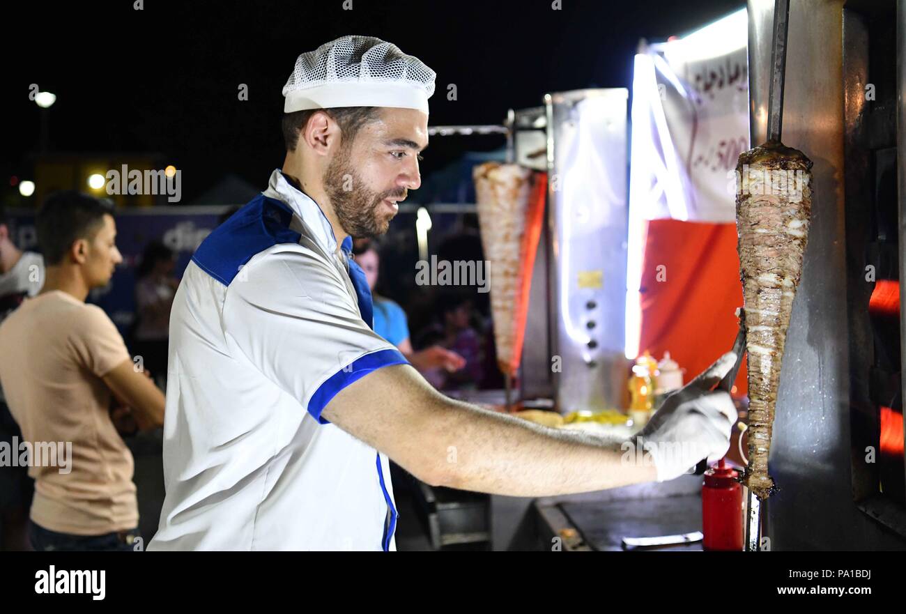 Damascus shawarma hi-res stock photography and images - Alamy