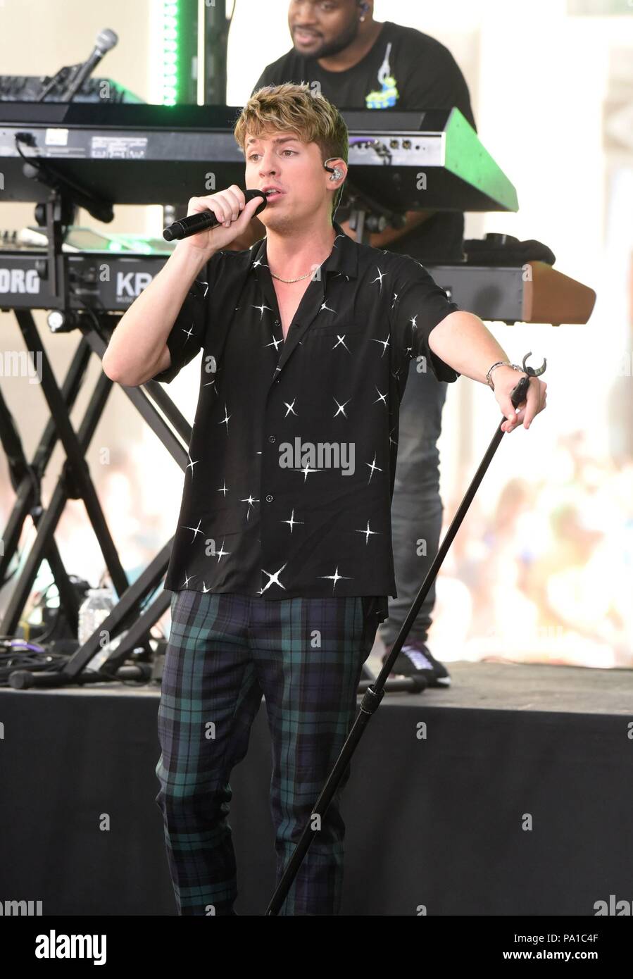 Charlie puth 2018 hi-res stock photography and images - Alamy