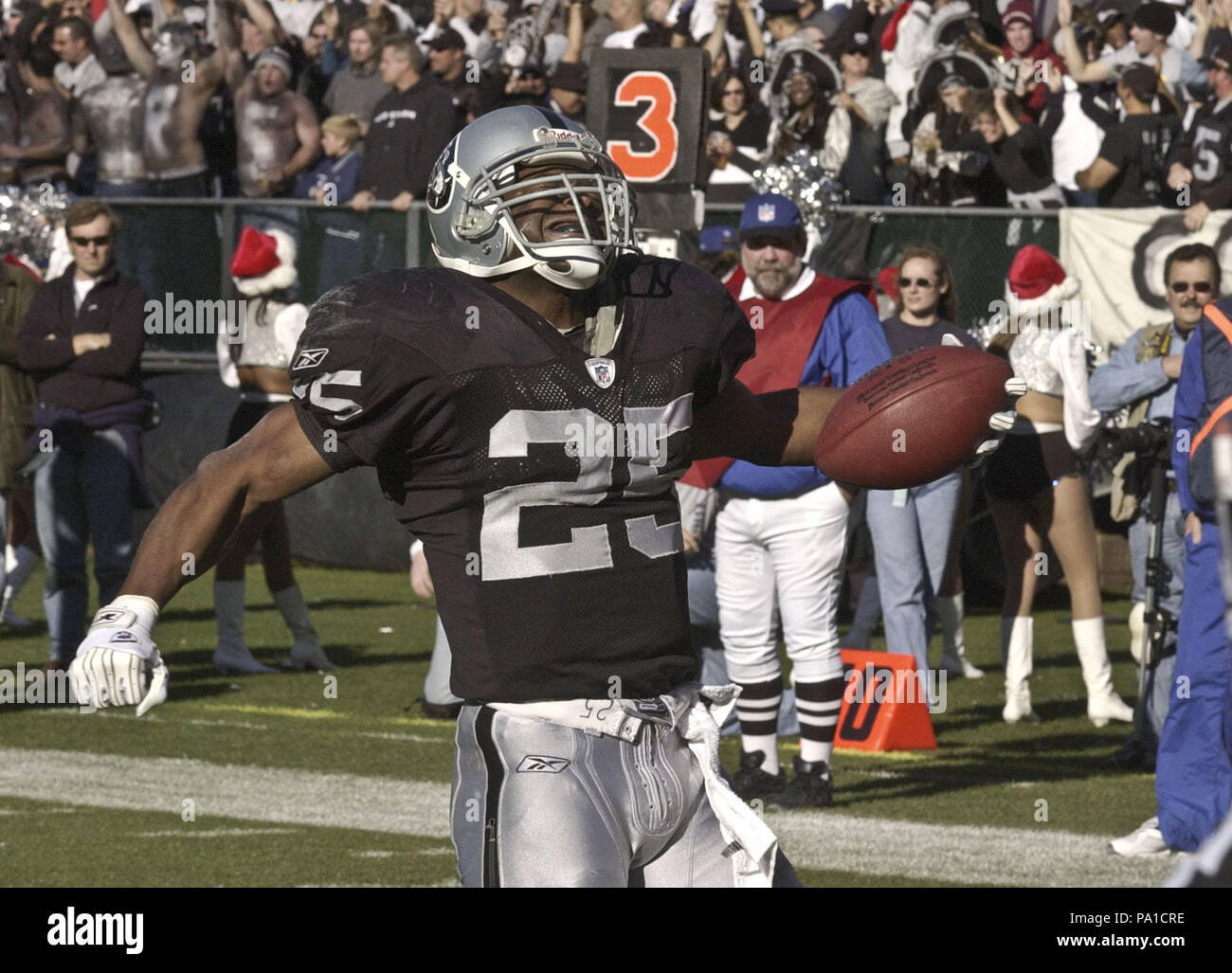 Oakland, California, USA. 22nd Dec, 2002. Oakland Raiders running back ...