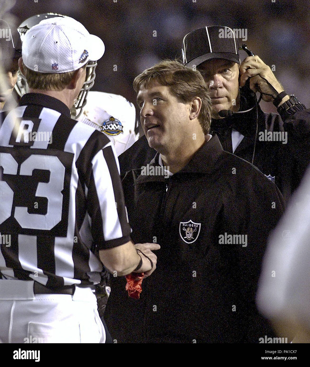 Oakland raiders tampa bay buccaneers football athlete hi-res stock ...