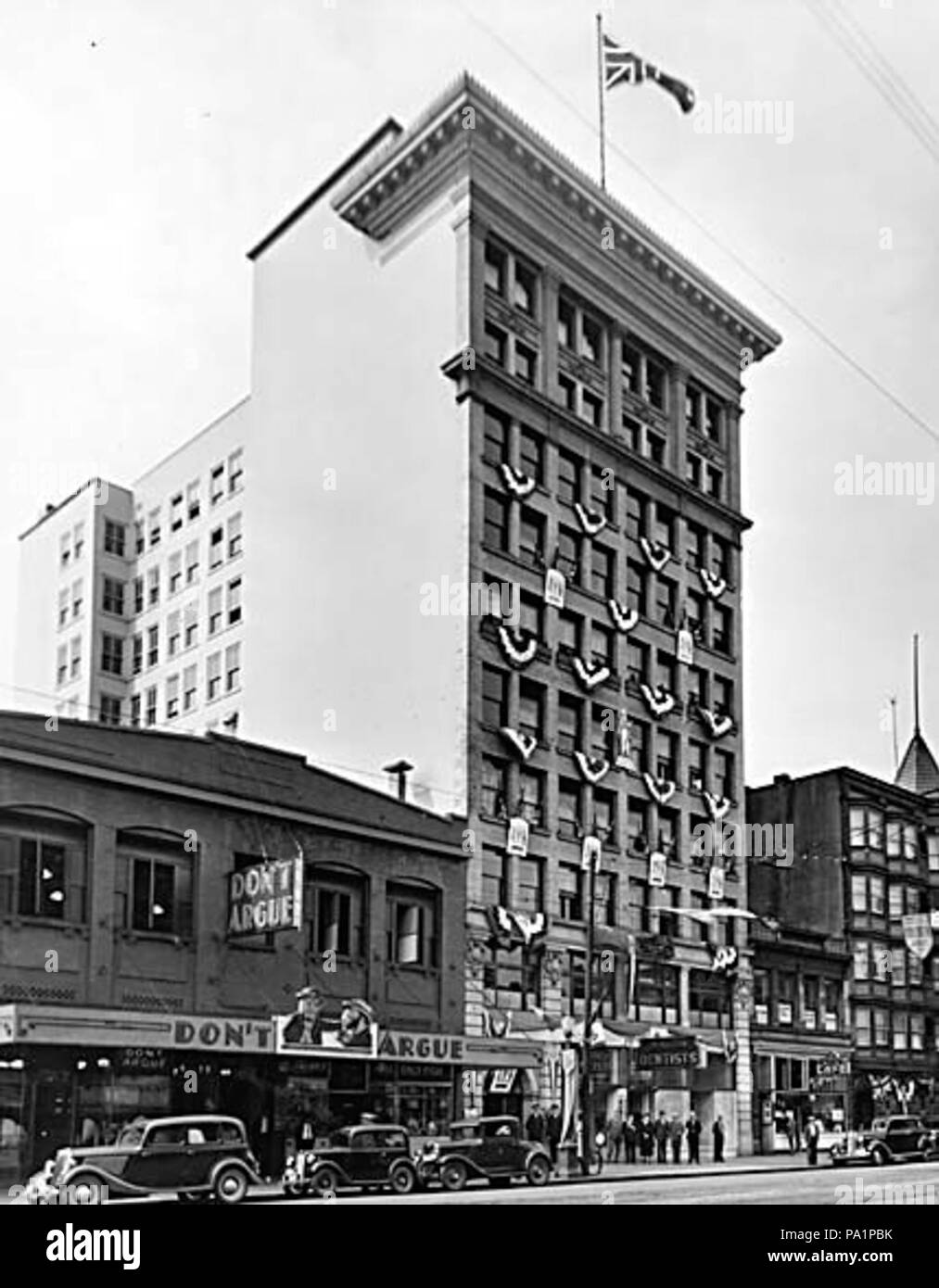 114 Holden Building Exterior Stock Photo - Alamy