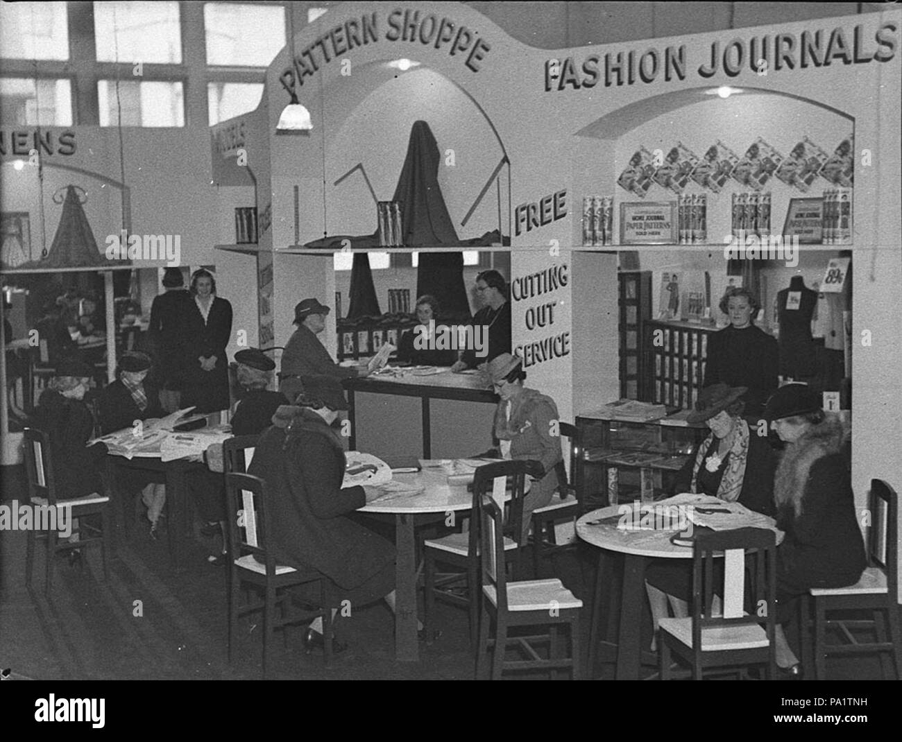 Textile pattern fabric Black and White Stock Photos & Images - Alamy