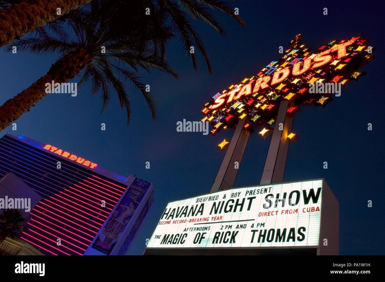 The Stardust Hotel lights up during its final year in 2006 Stock Photo ...