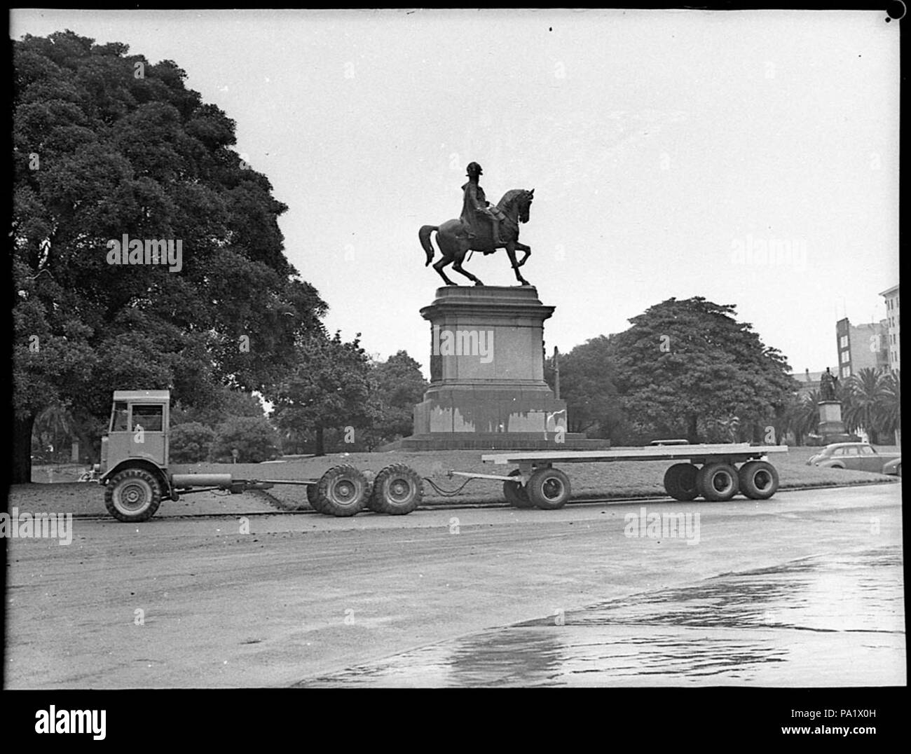 Aec trailer hi-res stock photography and images - Alamy