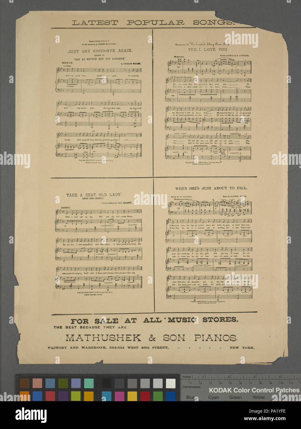 Girls of three nations hi-res stock photography and images - Alamy