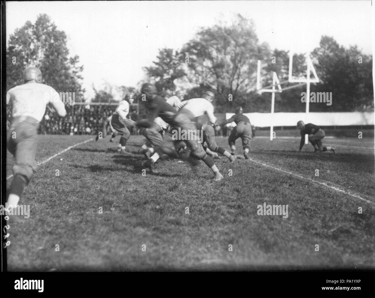 1920s football action hi-res stock photography and images - Alamy