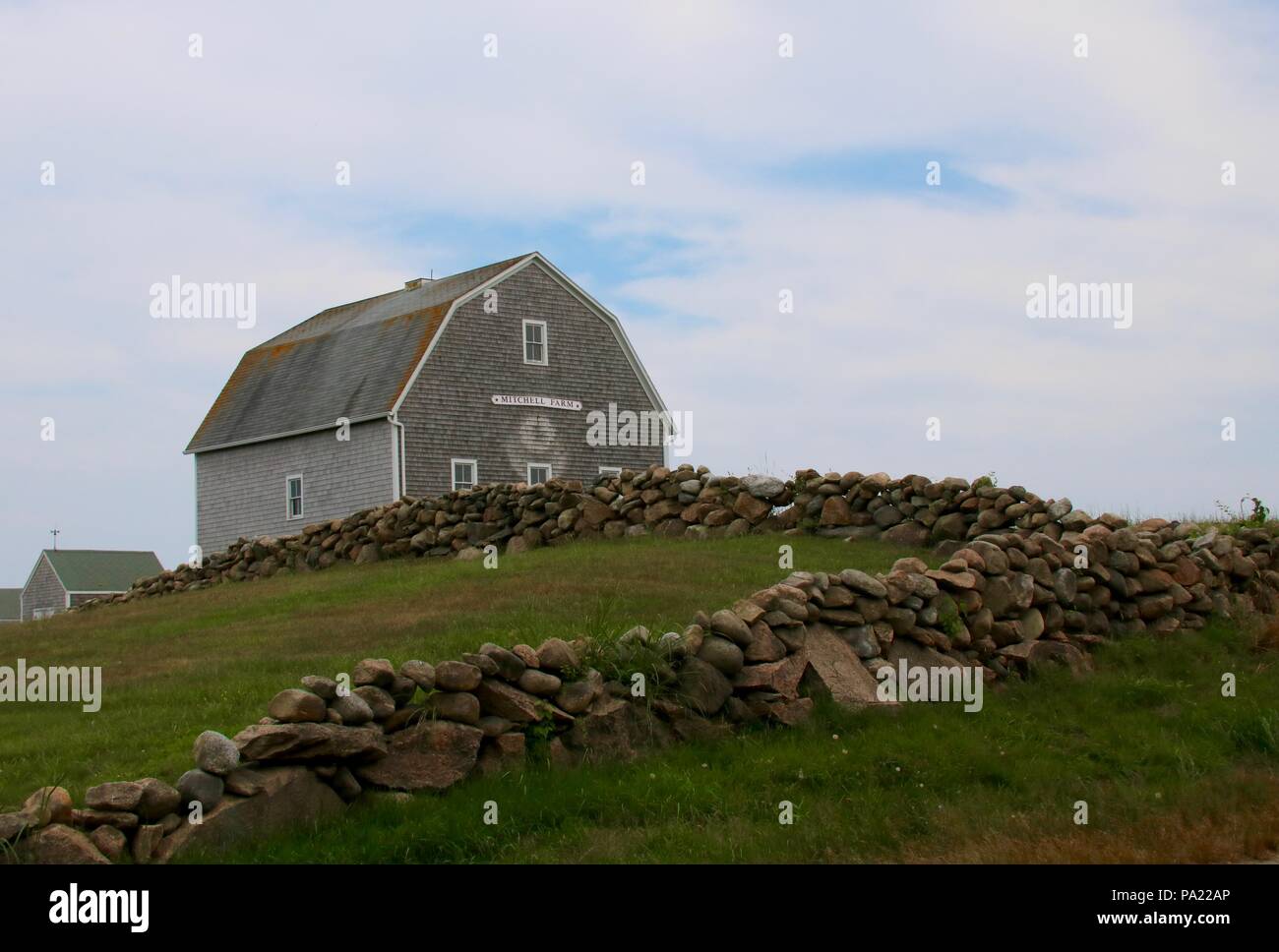 The Historic Barn at Mitchell Farm on Corn Neck Road Stock Photo - Alamy
