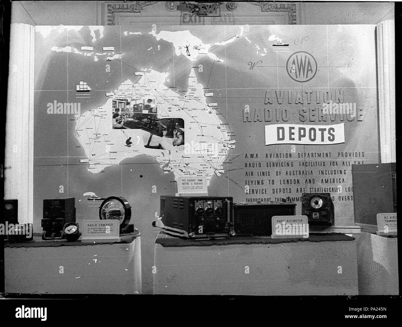Aircraft radio hi-res stock photography and images - Alamy