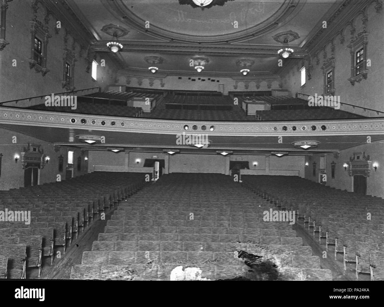 Roxy theater theater hi-res stock photography and images - Alamy