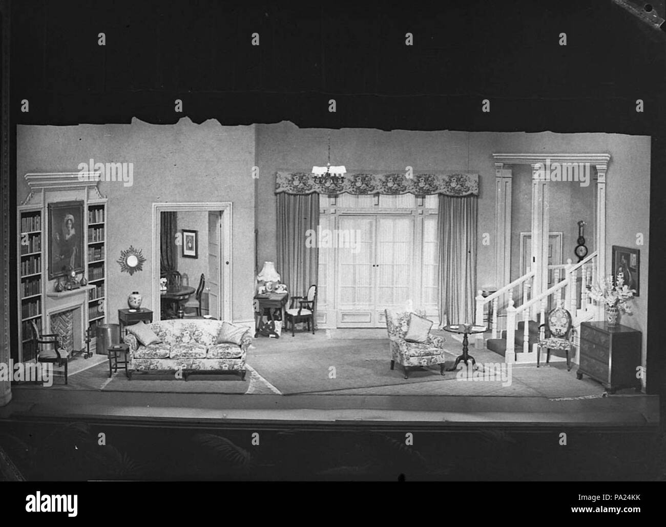 Theater stage lighting hi-res stock photography and images - Alamy