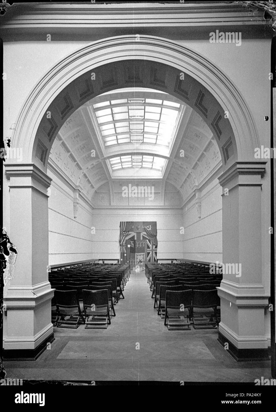 Art artwork gallery Black and White Stock Photos & Images - Alamy