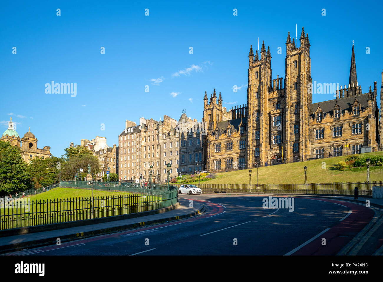 skyline of edinburgh at mound and assembly hall Stock Photo - Alamy