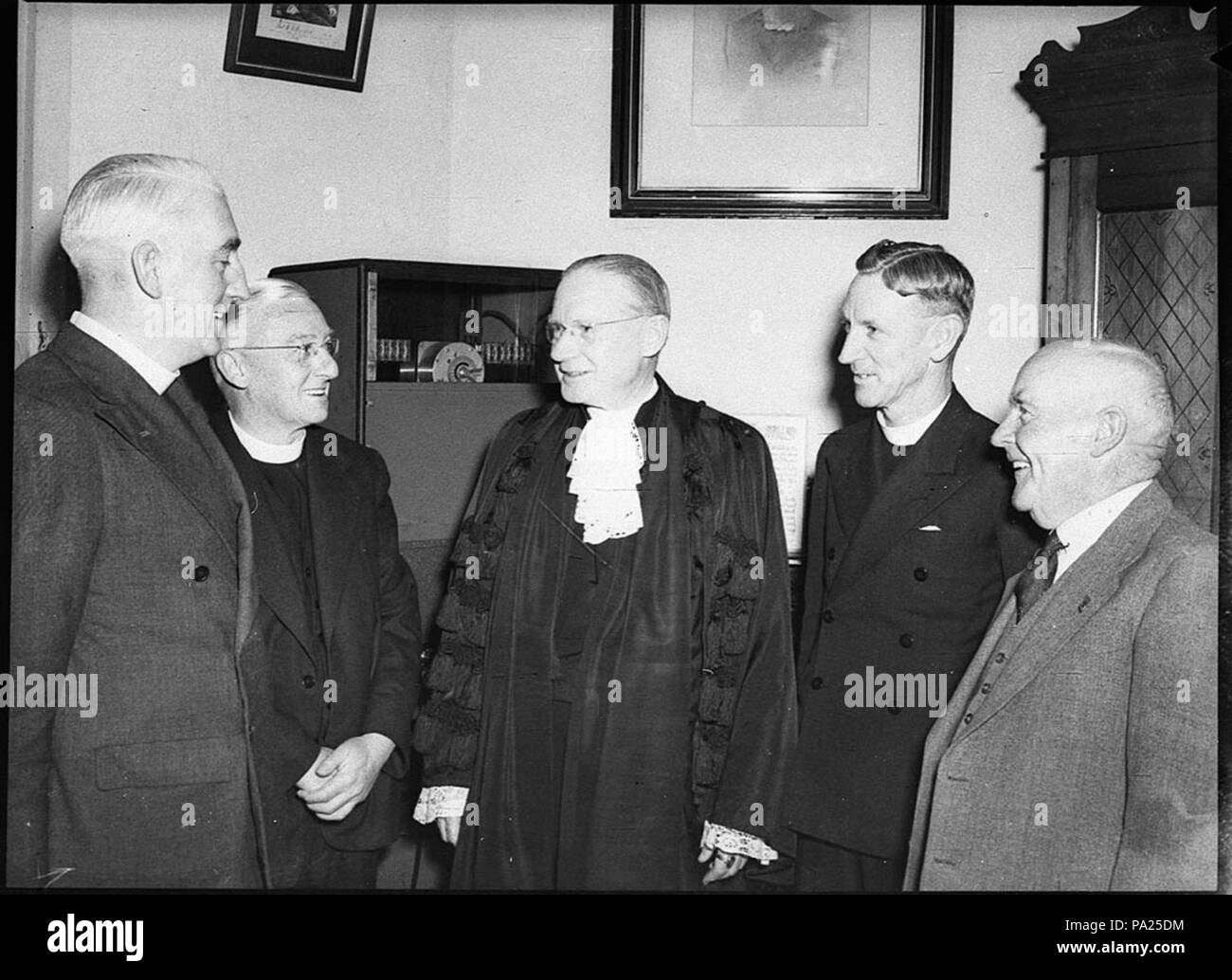 New moderator hi-res stock photography and images - Alamy