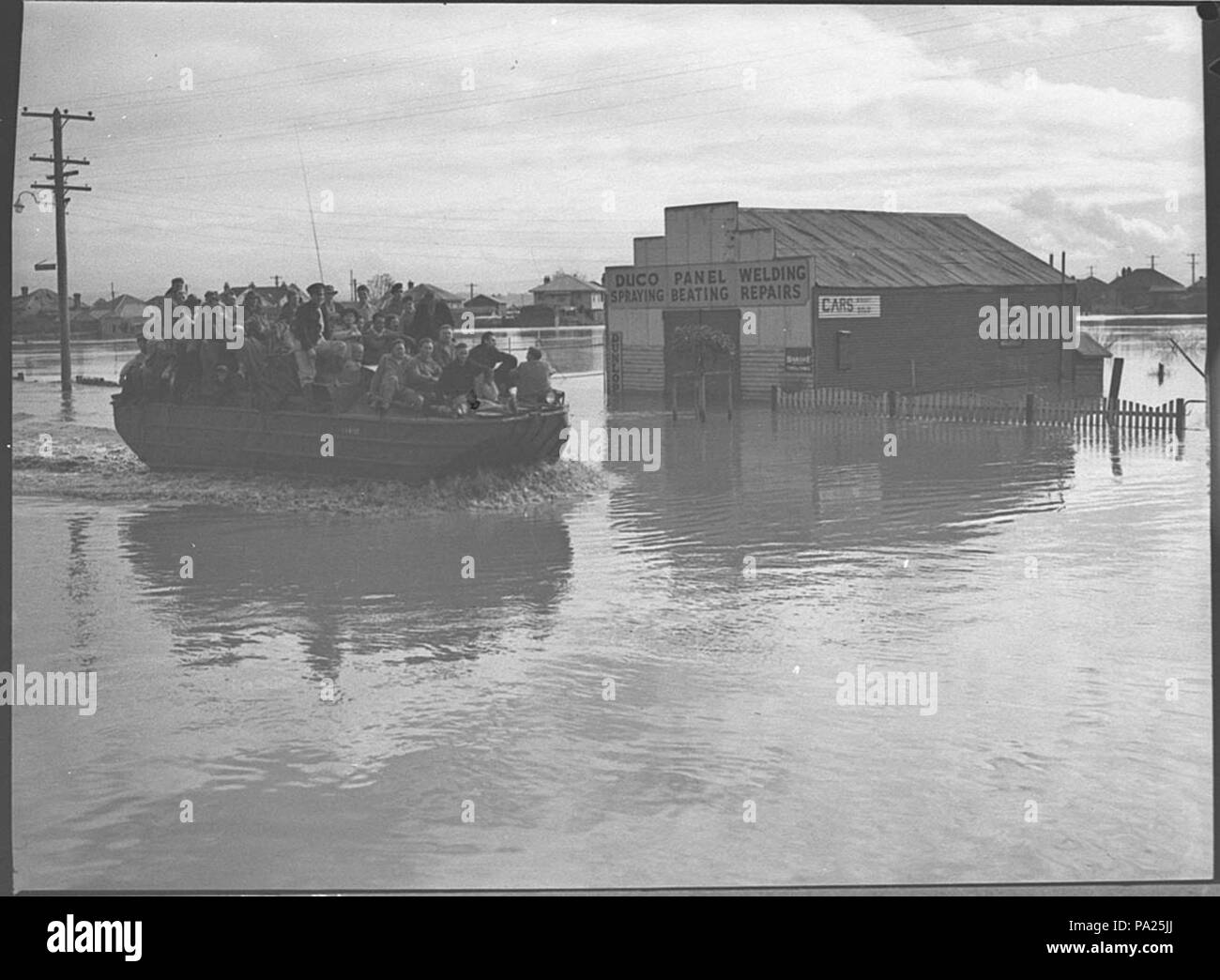 Australian military vehicle hi-res stock photography and images - Alamy