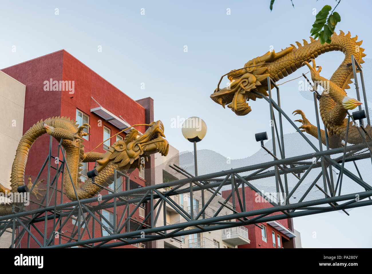 Dragon entrance hi-res stock photography and images - Alamy