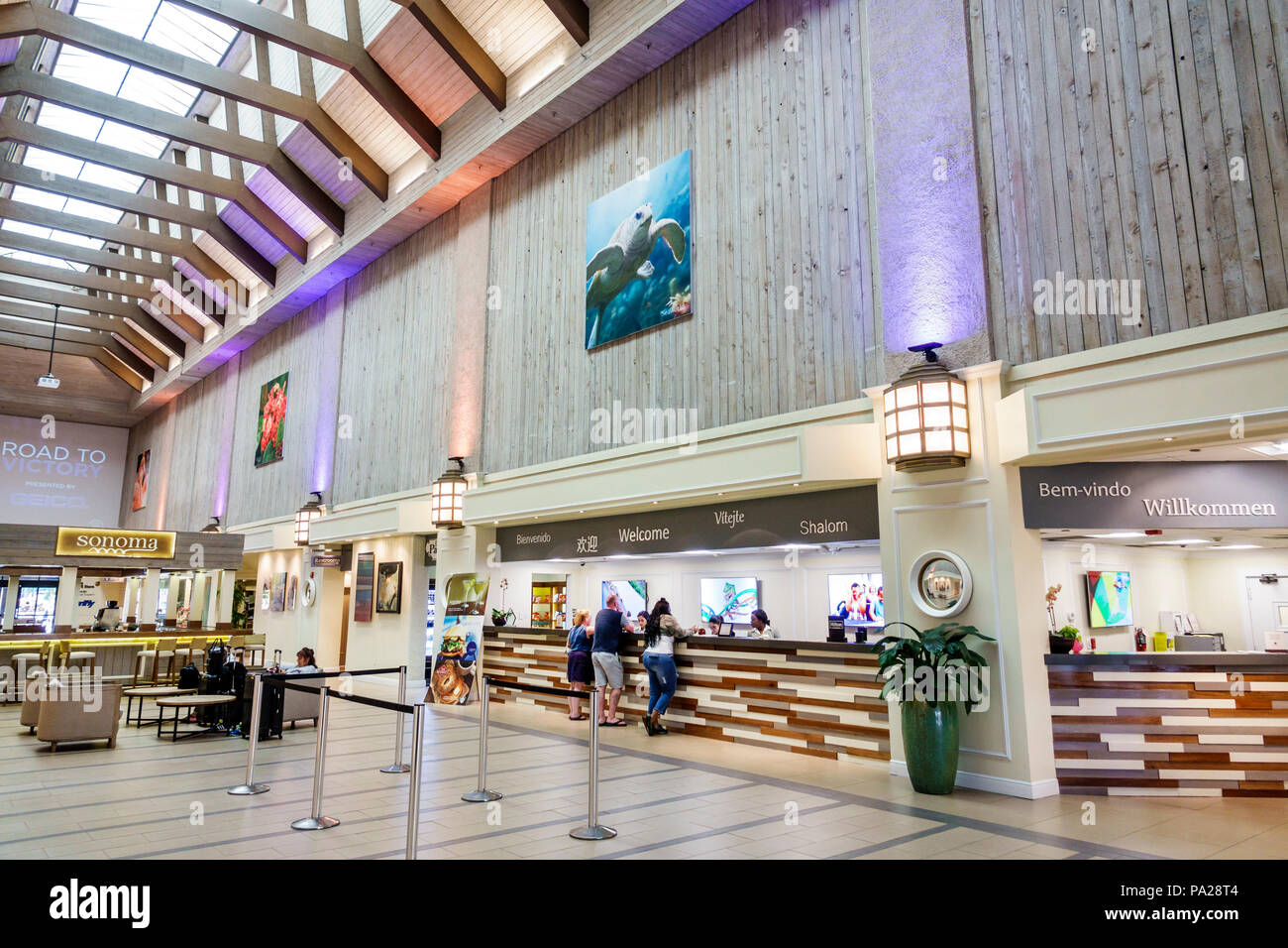 Hilton Hotel Lobby High Resolution Stock Photography and Images - Alamy