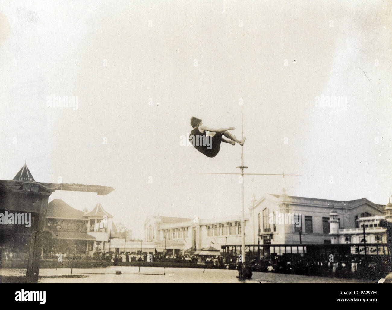 589 Dr. G.H. Sheldon of the St. Louis Muegge Institute, winner of the ...